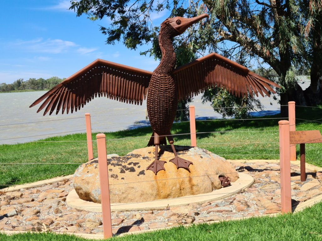 V: Victoria's Sculptures - INSPIRING MAX